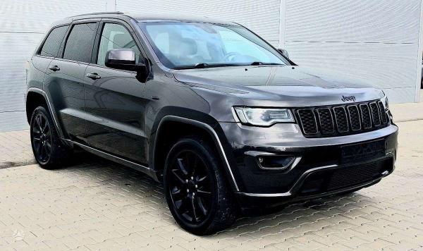 Pelēks Jeep Grand Cherokee 2018 Kretinga, ar dzinēja tilpumu 3.60 L un nobraukumu 66 tūkst. km par 17999 €, foto 1 vietnē AUTOMOTO.COM.LV