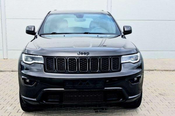 Pelēks Jeep Grand Cherokee 2018 Kretinga, ar dzinēja tilpumu 3.60 L un nobraukumu 66 tūkst. km par 17999 €, foto 2 vietnē AUTOMOTO.COM.LV