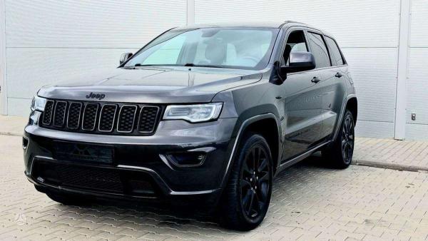Pelēks Jeep Grand Cherokee 2018 Kretinga, ar dzinēja tilpumu 3.60 L un nobraukumu 66 tūkst. km par 17999 €, foto 3 vietnē AUTOMOTO.COM.LV