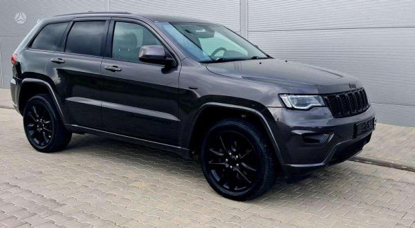 Pelēks Jeep Grand Cherokee 2018 Kretinga, ar dzinēja tilpumu 3.60 L un nobraukumu 66 tūkst. km par 17999 €, foto 4 vietnē AUTOMOTO.COM.LV