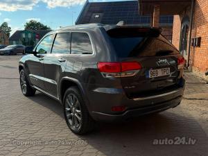 Grey Jeep Grand Cherokee 2018 in Viljandi, with an engine capacity of 3.00 L and mileage of 125 thousand km for 2499 €, photo 4 on AUTOMOTO.COM.LV