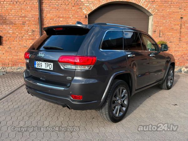 Grey Jeep Grand Cherokee 2018 in Viljandi, with an engine capacity of 3.00 L and mileage of 125 thousand km for 2499 €, photo 4 on AUTOMOTO.COM.LV
