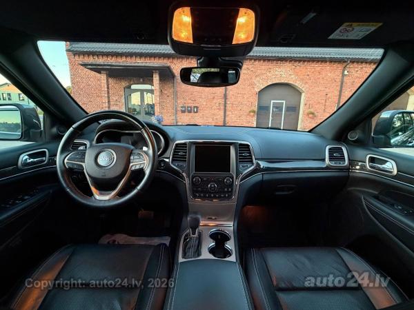 Grey Jeep Grand Cherokee 2018 in Viljandi, with an engine capacity of 3.00 L and mileage of 125 thousand km for 2499 €, photo 5 on AUTOMOTO.COM.LV