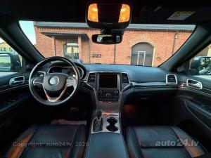 Grey Jeep Grand Cherokee 2018 in Viljandi, with an engine capacity of 3.00 L and mileage of 125 thousand km for 2499 €, photo 6 on AUTOMOTO.COM.LV