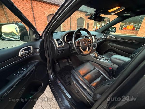 Grey Jeep Grand Cherokee 2018 in Viljandi, with an engine capacity of 3.00 L and mileage of 125 thousand km for 2499 €, photo 6 on AUTOMOTO.COM.LV