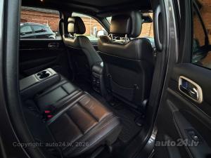 Grey Jeep Grand Cherokee 2018 in Viljandi, with an engine capacity of 3.00 L and mileage of 125 thousand km for 2499 €, photo 9 on AUTOMOTO.COM.LV