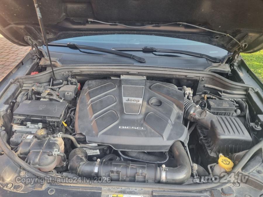 Grey Jeep Grand Cherokee 2018 in Viljandi, with an engine capacity of 3.00 L and mileage of 125 thousand km for 2499 €, photo 11 on AUTOMOTO.COM.LV