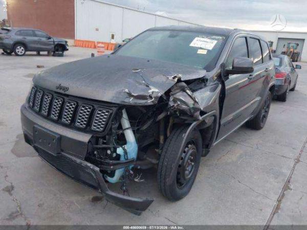 Grey Jeep Grand Cherokee 2018 in Klaipeda, with an engine capacity of 3.60 L and mileage of 47 thousand km for 13500 €, photo 8 on AUTOMOTO.COM.LV