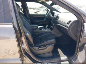Pelēks Jeep Grand Cherokee 2018 Klaipėda, ar dzinēja tilpumu 3.60 L un nobraukumu 47 tūkst. km par 13500 €, foto 11 vietnē AUTOMOTO.COM.LV