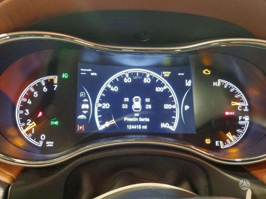 Grey Jeep Grand Cherokee 2018 in Kaunas, with an engine capacity of 3.60 L and mileage of 199 thousand km for 11999 €, photo 10 on AUTOMOTO.COM.LV