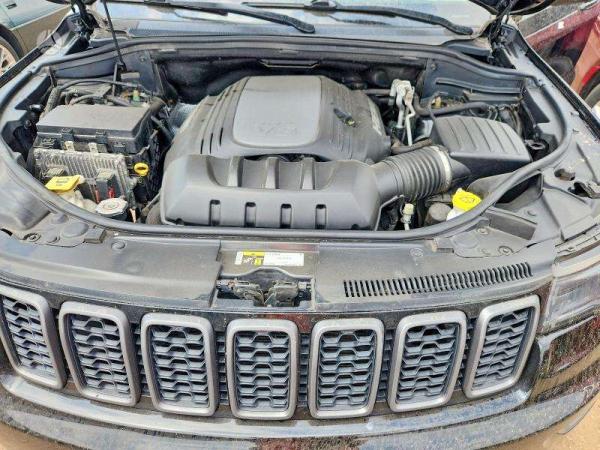 Grey Jeep Grand Cherokee 2018 in Ukmerge, with an engine capacity of 5.70 L and mileage of 107 thousand km for 11800 €, photo 11 on AUTOMOTO.COM.LV