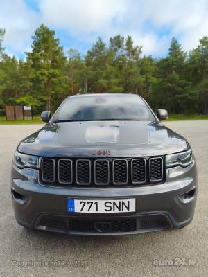 Pelēks Jeep Grand Cherokee 2018 Tallina, ar dzinēja tilpumu 3.00 L un nobraukumu 179 tūkst. km par 23000 €, foto  vietnē AUTOMOTO.COM.LV