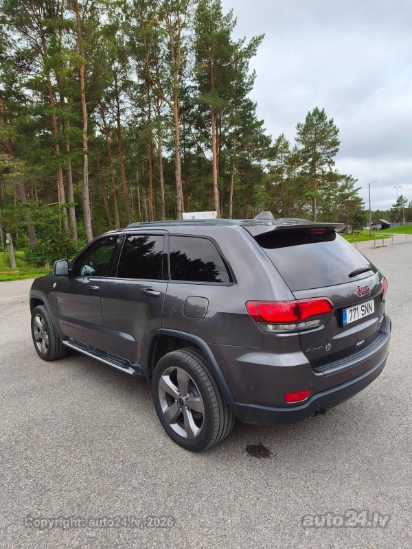 Серый Джип Гранд Чероки 2018 в Таллин, объемом двигателя 3.00 л и пробегом 179 тыс. км за 23000 €, фото 4 на AUTOMOTO.COM.LV