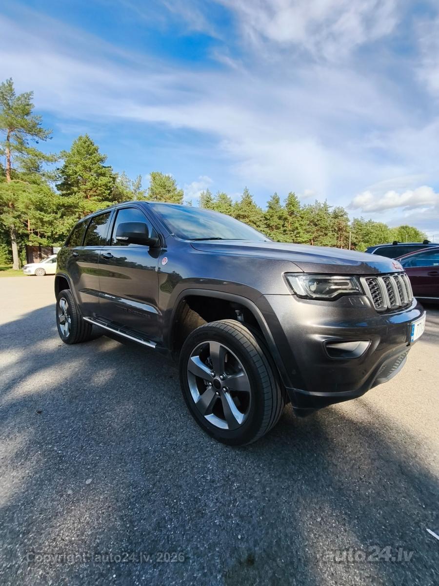 Grey Jeep Grand Cherokee 2018 in Tallinn, with an engine capacity of 3.00 L and mileage of 179 thousand km for 23000 €, photo 15 on AUTOMOTO.COM.LV