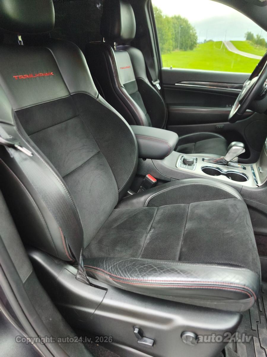 Grey Jeep Grand Cherokee 2018 in Tallinn, with an engine capacity of 3.00 L and mileage of 179 thousand km for 23000 €, photo 19 on AUTOMOTO.COM.LV