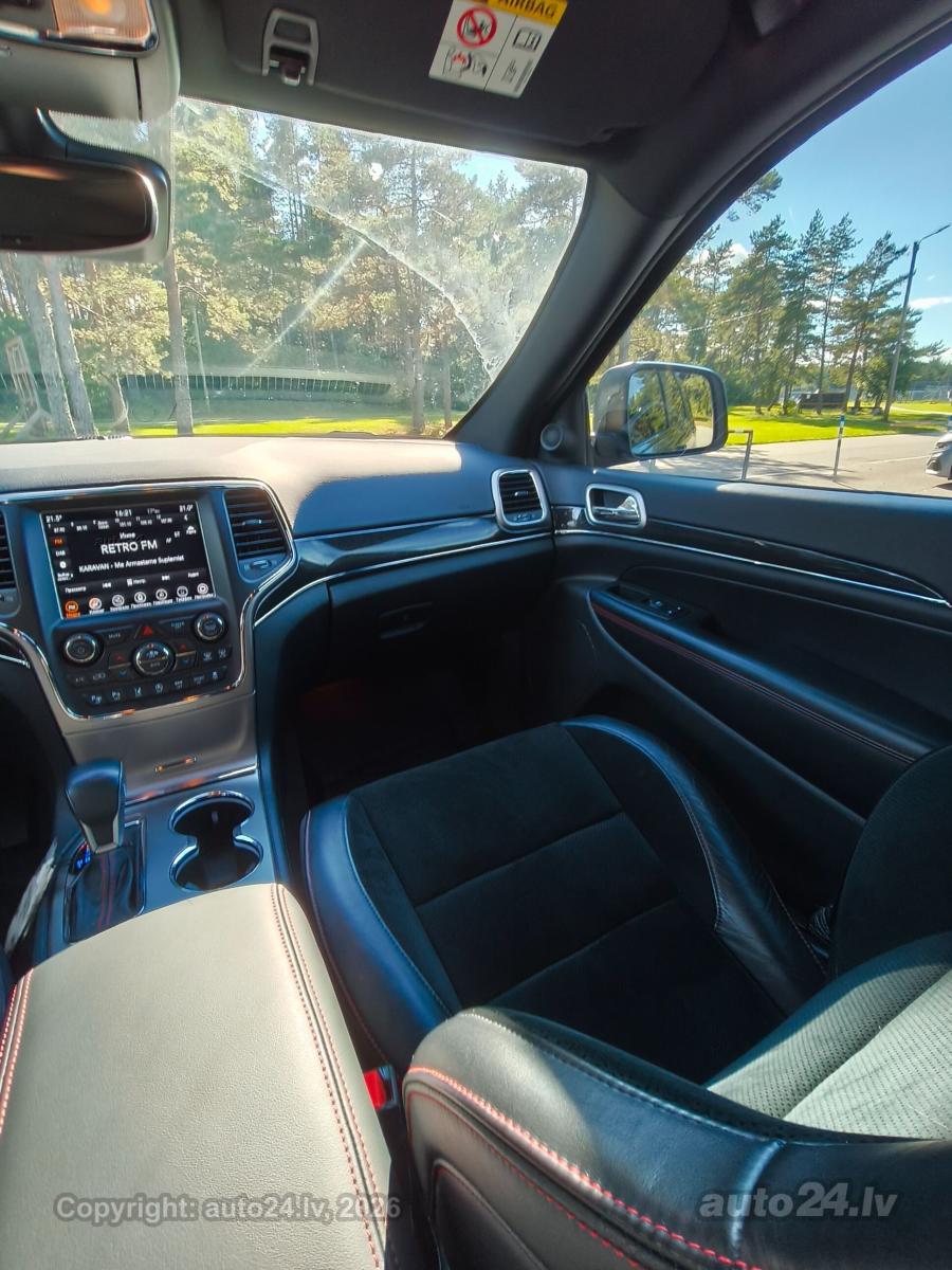 Grey Jeep Grand Cherokee 2018 in Tallinn, with an engine capacity of 3.00 L and mileage of 179 thousand km for 23000 €, photo 23 on AUTOMOTO.COM.LV