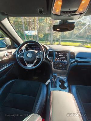 Grey Jeep Grand Cherokee 2018 in Tallinn, with an engine capacity of 3.00 L and mileage of 179 thousand km for 23000 €, photo 24 on AUTOMOTO.COM.LV