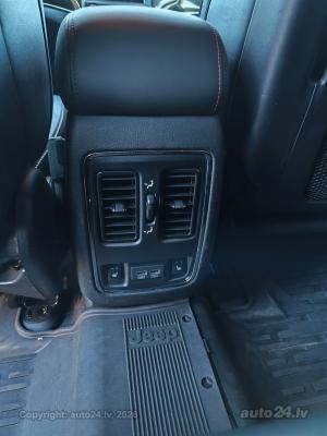 Grey Jeep Grand Cherokee 2018 in Tallinn, with an engine capacity of 3.00 L and mileage of 179 thousand km for 23000 €, photo 26 on AUTOMOTO.COM.LV