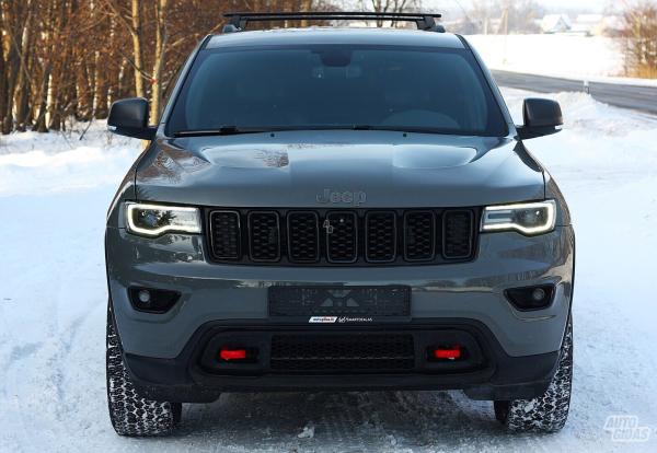 Pelēks Jeep Grand Cherokee 2019 Petrikaičiai, ar dzinēja tilpumu 3.60 L un nobraukumu 150 tūkst. km par 19299 €, foto 3 vietnē AUTOMOTO.COM.LV
