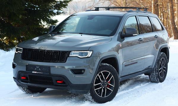Pelēks Jeep Grand Cherokee 2019 Petrikaičiai, ar dzinēja tilpumu 3.60 L un nobraukumu 150 tūkst. km par 19299 €, foto 5 vietnē AUTOMOTO.COM.LV