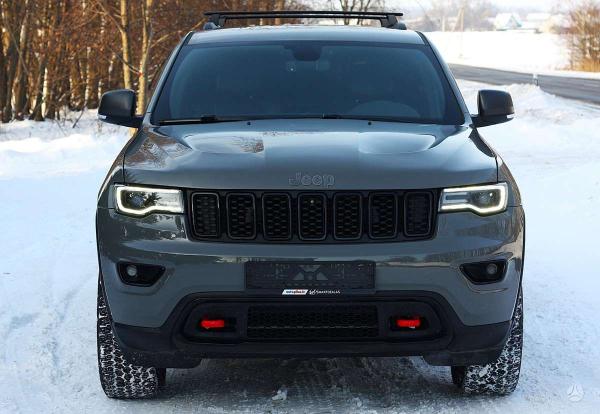 Pelēks Jeep Grand Cherokee 2019 Kretinga, ar dzinēja tilpumu 3.60 L un nobraukumu 150 tūkst. km par 19299 €, foto 3 vietnē AUTOMOTO.COM.LV