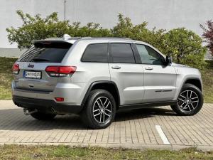 Pelēks Jeep Grand Cherokee 2019 Rīga, ar dzinēja tilpumu 3.00 L un nobraukumu 176 tūkst. km par 22990 €, foto 6 vietnē AUTOMOTO.COM.LV