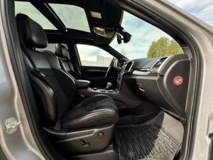 Pelēks Jeep Grand Cherokee 2019 Rīga, ar dzinēja tilpumu 3.00 L un nobraukumu 176 tūkst. km par 22990 €, foto 11 vietnē AUTOMOTO.COM.LV