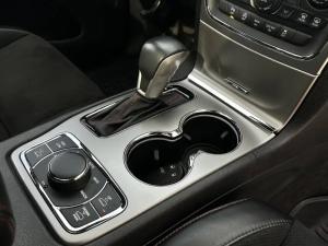 Pelēks Jeep Grand Cherokee 2019 Rīga, ar dzinēja tilpumu 3.00 L un nobraukumu 176 tūkst. km par 22990 €, foto 14 vietnē AUTOMOTO.COM.LV