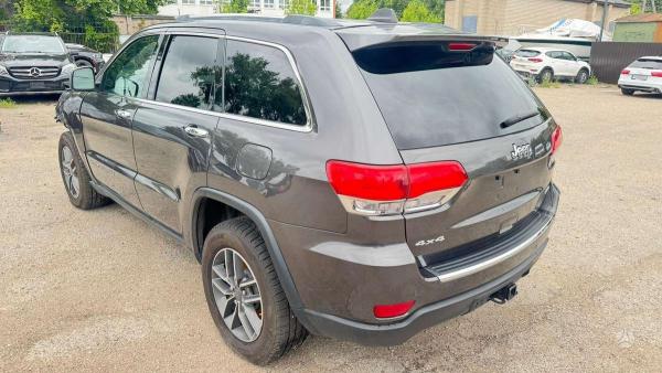 Pelēks Jeep Grand Cherokee 2019 Ukmergė, ar dzinēja tilpumu 3.60 L un nobraukumu 65 tūkst. km par 9900 €, foto 3 vietnē AUTOMOTO.COM.LV
