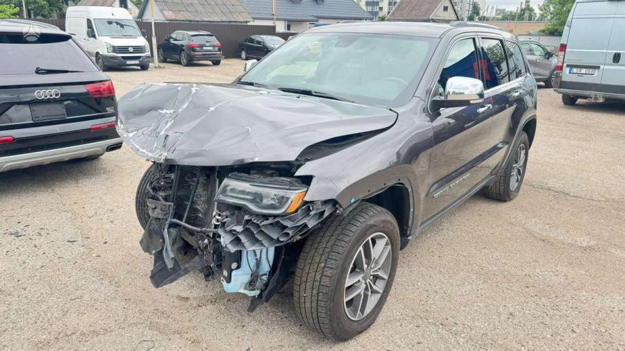 Pelēks Jeep Grand Cherokee 2019 Ukmergė, ar dzinēja tilpumu 3.60 L un nobraukumu 65 tūkst. km par 9900 €, foto 6 vietnē AUTOMOTO.COM.LV