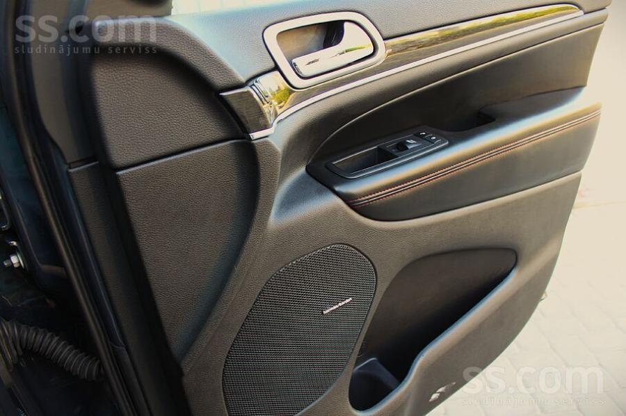 Серый Джип Гранд Чероки 2019 в Рига, объемом двигателя 3.00 л и пробегом 0 тыс. км за 19990 €, фото 30 на AUTOMOTO.COM.LV