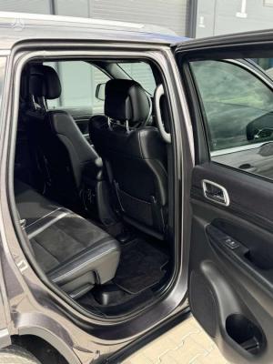 Grey Jeep Grand Cherokee 2019 in Klaipeda, with an engine capacity of 3.60 L and mileage of 140 thousand km for 15700 €, photo 9 on AUTOMOTO.COM.LV
