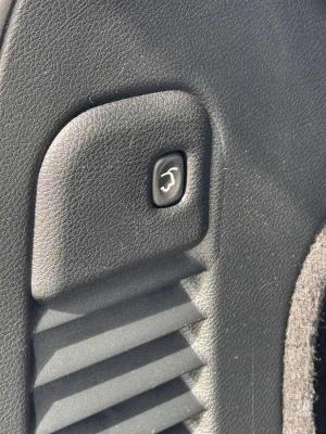 Grey Jeep Grand Cherokee 2019 in Klaipeda, with an engine capacity of 3.60 L and mileage of 140 thousand km for 15700 €, photo 18 on AUTOMOTO.COM.LV