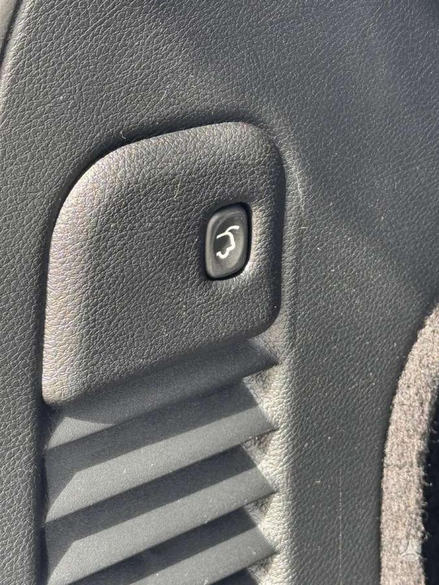 Grey Jeep Grand Cherokee 2019 in Klaipeda, with an engine capacity of 3.60 L and mileage of 140 thousand km for 15700 €, photo 18 on AUTOMOTO.COM.LV