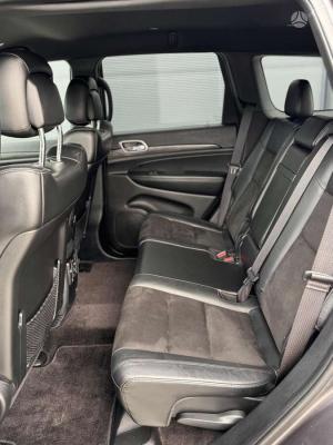 Grey Jeep Grand Cherokee 2019 in Klaipeda, with an engine capacity of 3.60 L and mileage of 140 thousand km for 15700 €, photo 23 on AUTOMOTO.COM.LV