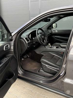 Grey Jeep Grand Cherokee 2019 in Klaipeda, with an engine capacity of 3.60 L and mileage of 140 thousand km for 15700 €, photo 24 on AUTOMOTO.COM.LV