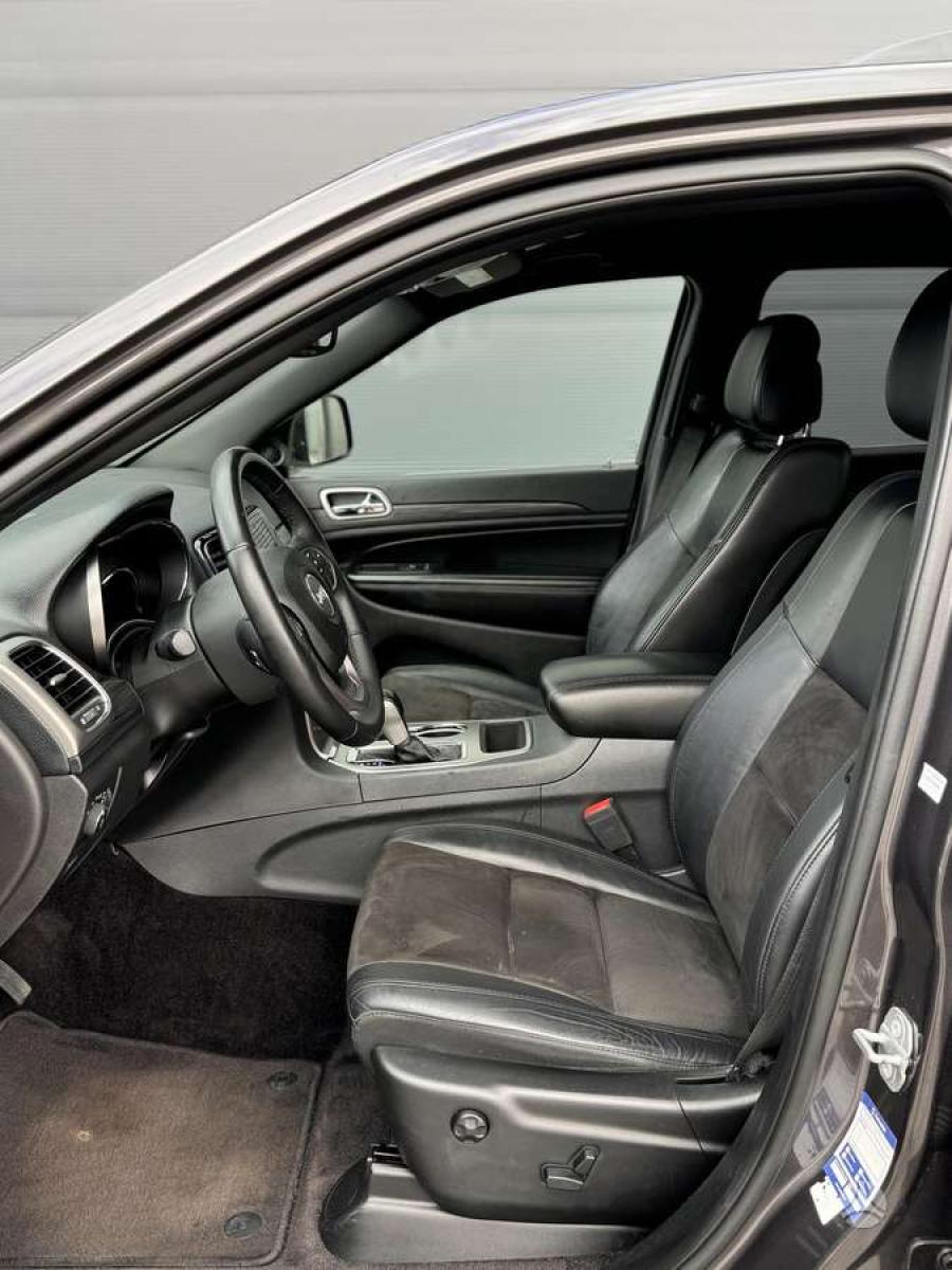 Grey Jeep Grand Cherokee 2019 in Klaipeda, with an engine capacity of 3.60 L and mileage of 140 thousand km for 15700 €, photo 25 on AUTOMOTO.COM.LV