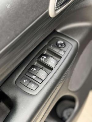 Grey Jeep Grand Cherokee 2019 in Klaipeda, with an engine capacity of 3.60 L and mileage of 140 thousand km for 15700 €, photo 26 on AUTOMOTO.COM.LV