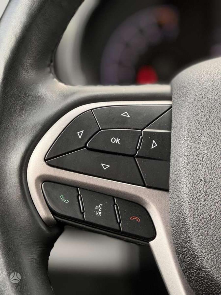 Grey Jeep Grand Cherokee 2019 in Klaipeda, with an engine capacity of 3.60 L and mileage of 140 thousand km for 15700 €, photo 32 on AUTOMOTO.COM.LV