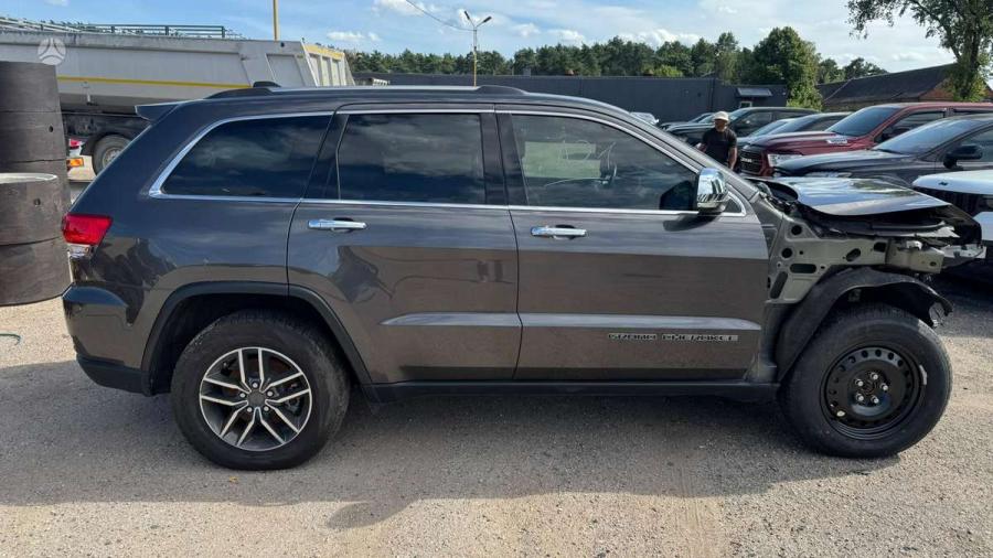 Pelēks Jeep Grand Cherokee 2019 Ukmergė, ar dzinēja tilpumu 3.60 L un nobraukumu 65 tūkst. km par 6999 €, foto 5 vietnē AUTOMOTO.COM.LV