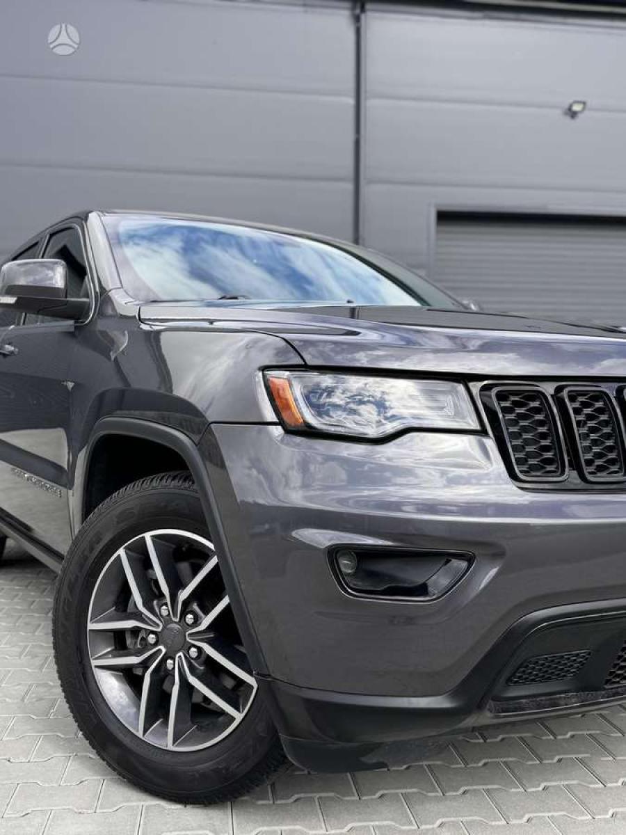 Grey Jeep Grand Cherokee 2019 in Klaipeda, with an engine capacity of 3.60 L and mileage of 140 thousand km for 15200 €, photo 3 on AUTOMOTO.COM.LV