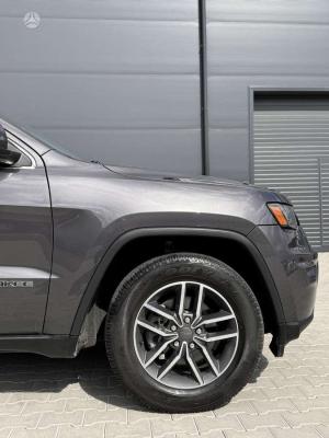 Grey Jeep Grand Cherokee 2019 in Klaipeda, with an engine capacity of 3.60 L and mileage of 140 thousand km for 15200 €, photo 7 on AUTOMOTO.COM.LV