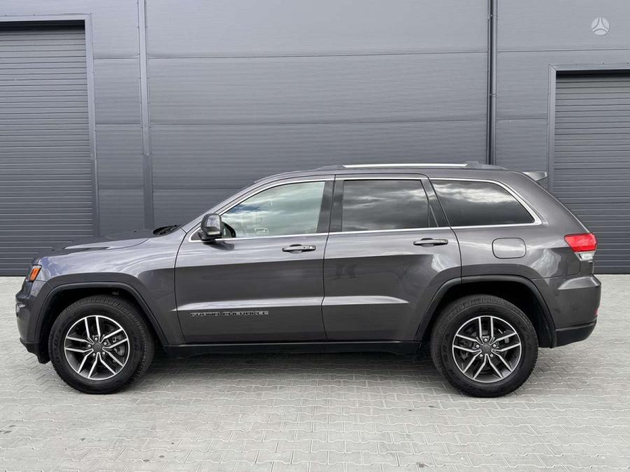 Grey Jeep Grand Cherokee 2019 in Klaipeda, with an engine capacity of 3.60 L and mileage of 140 thousand km for 15200 €, photo 15 on AUTOMOTO.COM.LV