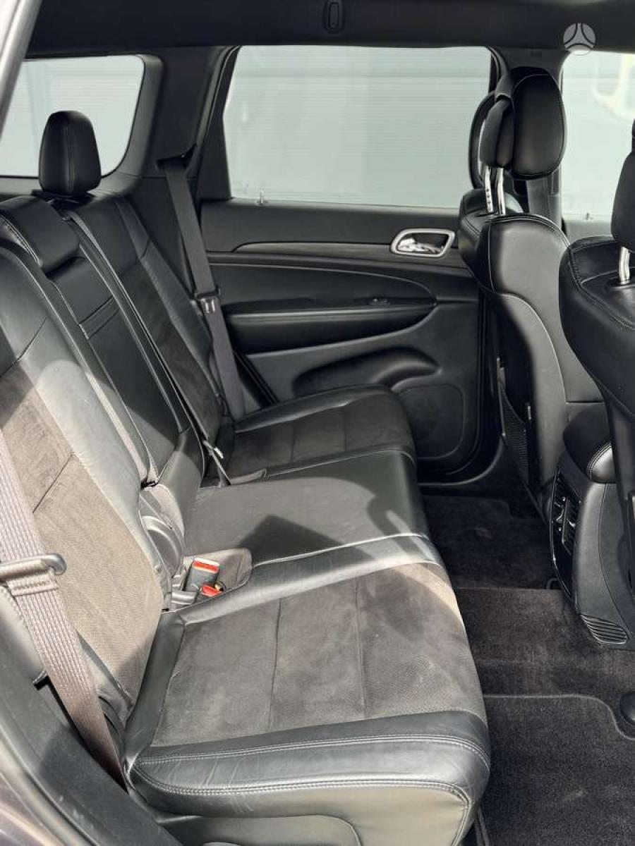 Grey Jeep Grand Cherokee 2019 in Klaipeda, with an engine capacity of 3.60 L and mileage of 140 thousand km for 15200 €, photo 17 on AUTOMOTO.COM.LV