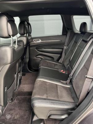 Grey Jeep Grand Cherokee 2019 in Klaipeda, with an engine capacity of 3.60 L and mileage of 140 thousand km for 15200 €, photo 23 on AUTOMOTO.COM.LV