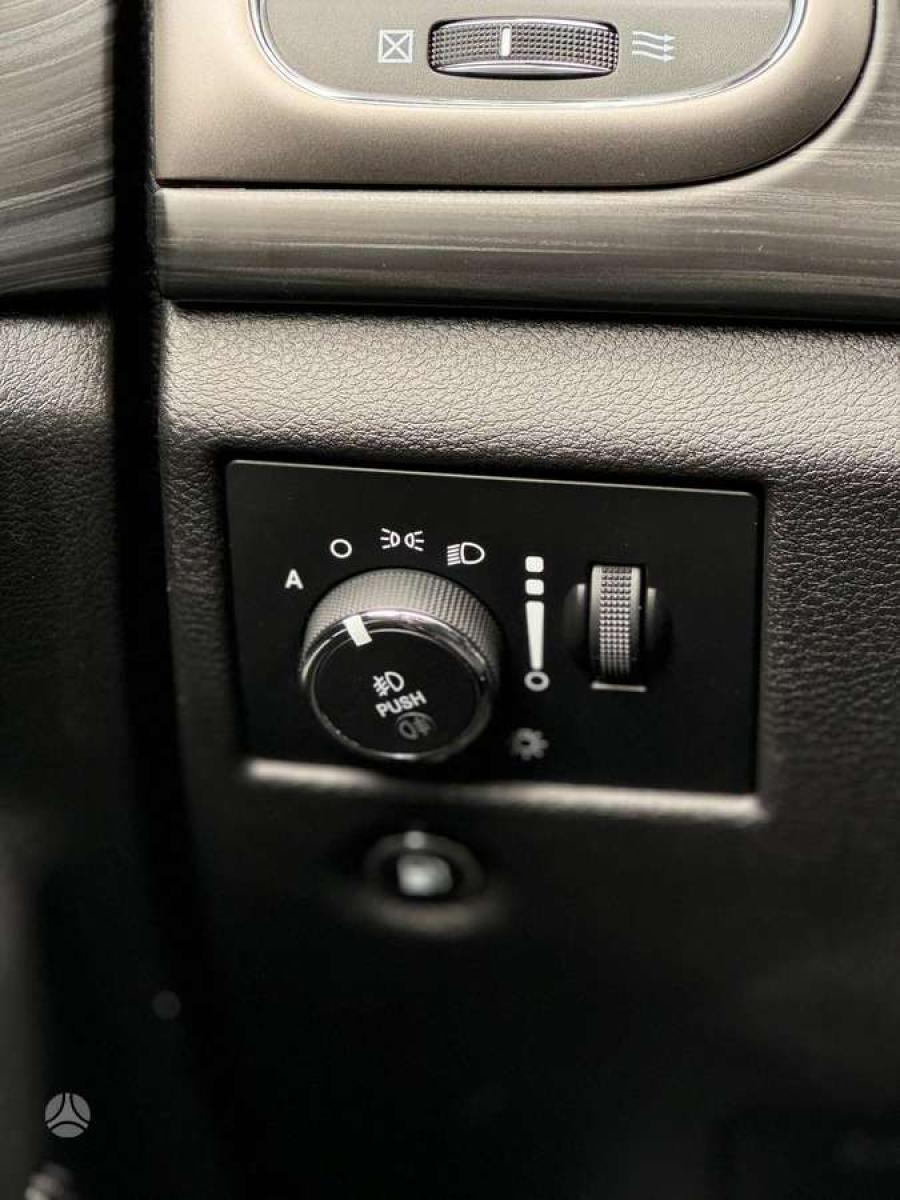 Grey Jeep Grand Cherokee 2019 in Klaipeda, with an engine capacity of 3.60 L and mileage of 140 thousand km for 15200 €, photo 32 on AUTOMOTO.COM.LV