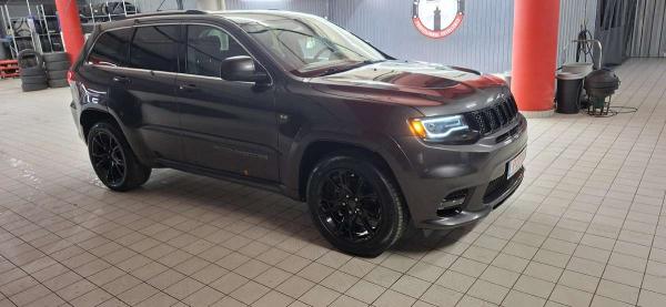 Grey Jeep Grand Cherokee 2020 in Vilnius, with an engine capacity of 3.60 L and mileage of 30 thousand km for 24000 €, photo 5 on AUTOMOTO.COM.LV