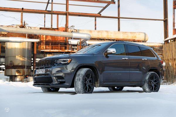 Grey Jeep Grand Cherokee 2020 in Kaunas, with an engine capacity of 3.60 L and mileage of 155 thousand km for 22500 €, photo 8 on AUTOMOTO.COM.LV