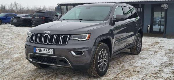 Pelēks Jeep Grand Cherokee 2020 Kretinga, ar dzinēja tilpumu 3.60 L un nobraukumu 135 tūkst. km par 19499 €, foto 3 vietnē AUTOMOTO.COM.LV