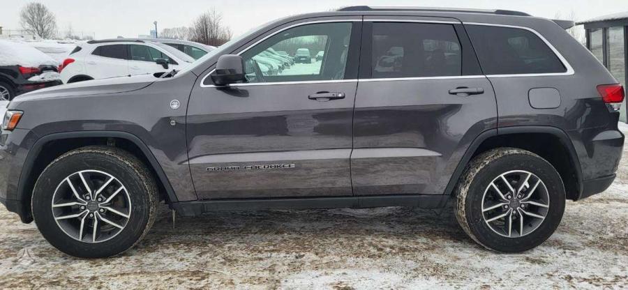 Pelēks Jeep Grand Cherokee 2020 Kretinga, ar dzinēja tilpumu 3.60 L un nobraukumu 135 tūkst. km par 19499 €, foto 4 vietnē AUTOMOTO.COM.LV